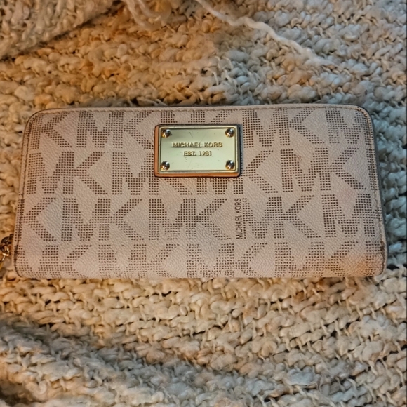 MICHAEL Michael Kors | Bags | Michael Kors Vanilla Mk Logo Print Jet ...
